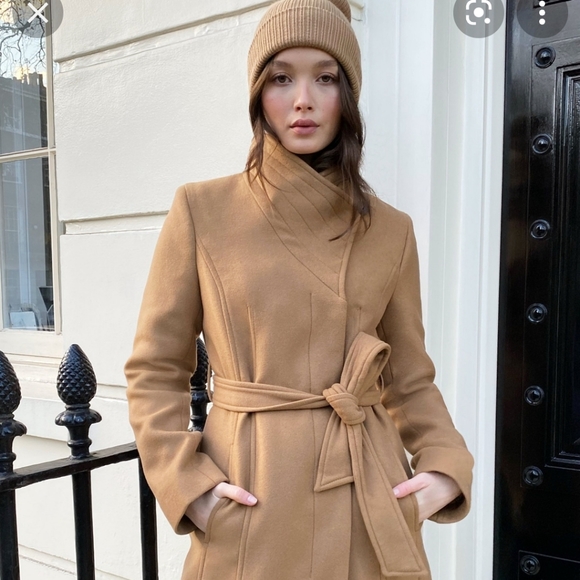 Aritzia | Jackets & Coats | Aritzia Babaton The Conner Coat Short ...